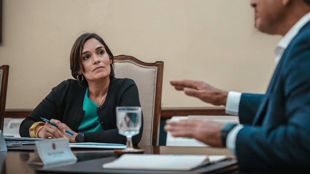 Renuncia la secretaria auxiliar de OGPe - TeleOnce TV | Vívelo