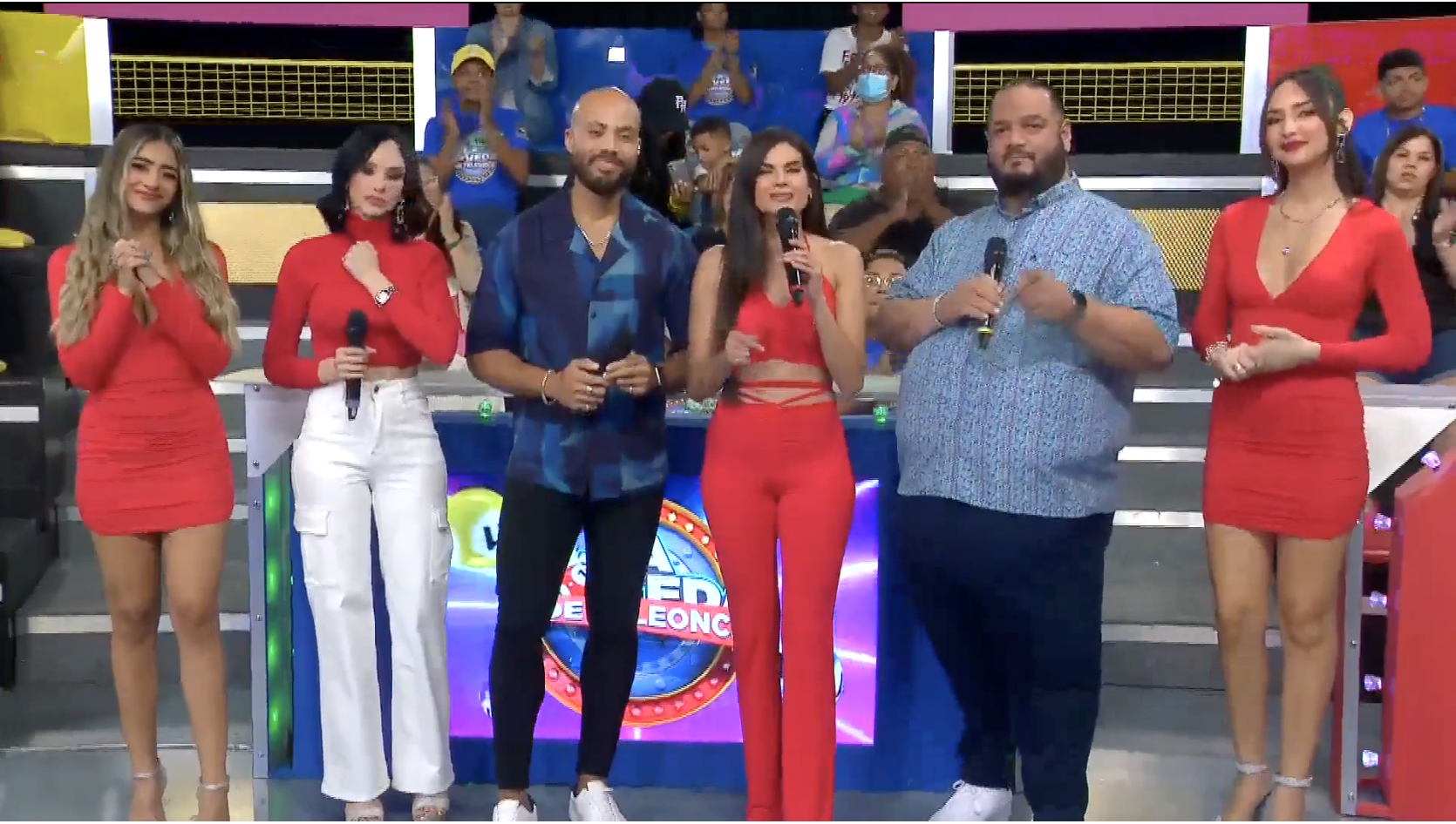 La familia de La Bóveda de TeleOnce le envía sus buenos deseos a ...