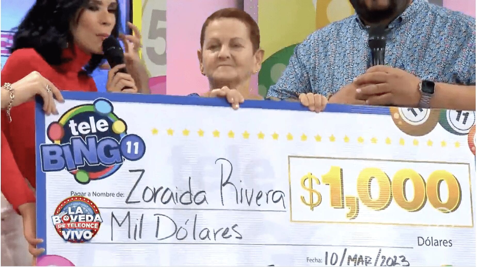 Ganadora del TeleBingo recibe su cheque de $1,000 - TeleOnce TV | Vívelo