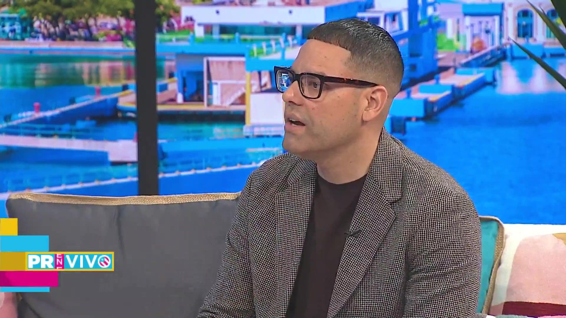 Alex Capó da pasos en el teatro - TeleOnce TV | Vívelo
