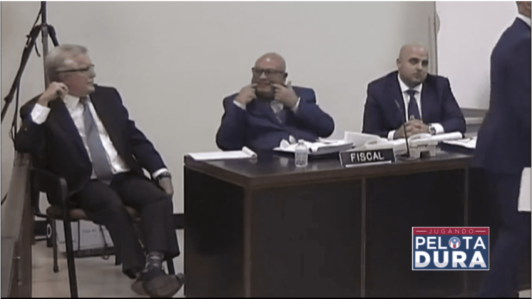 Burlas y muecas le cuestan el trabajo al fiscal Miguel Colón - TeleOnce ...