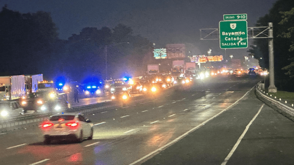 Reabren carriles del expreso PR-22 tras manifestación de camioneros ...