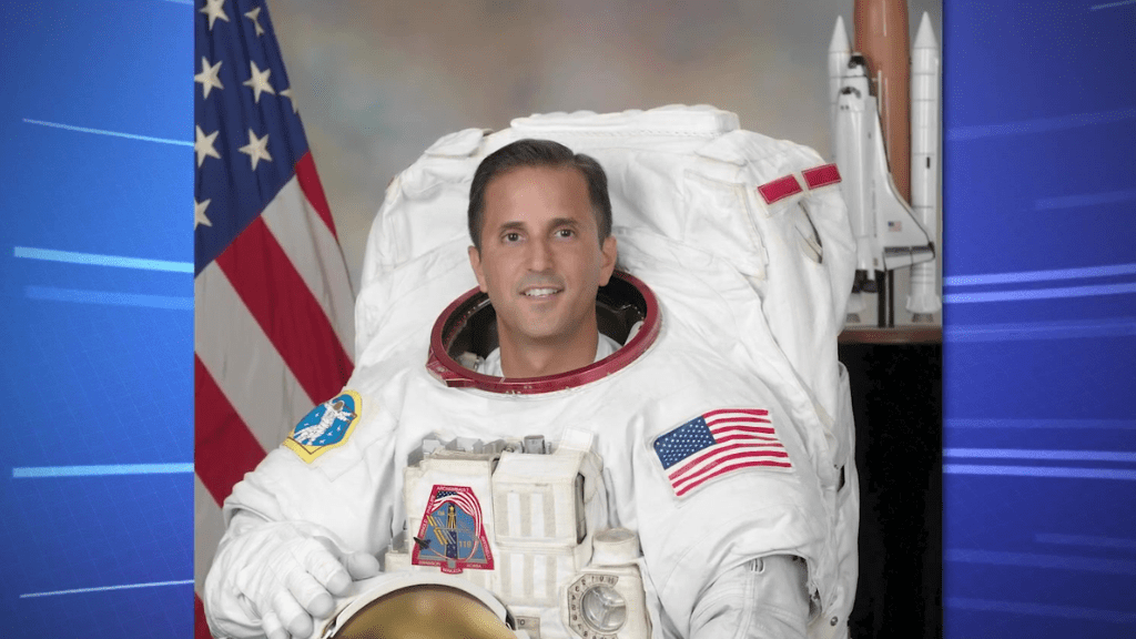 El astronauta Joseph Acabá es una grande inspiración para muchos ...