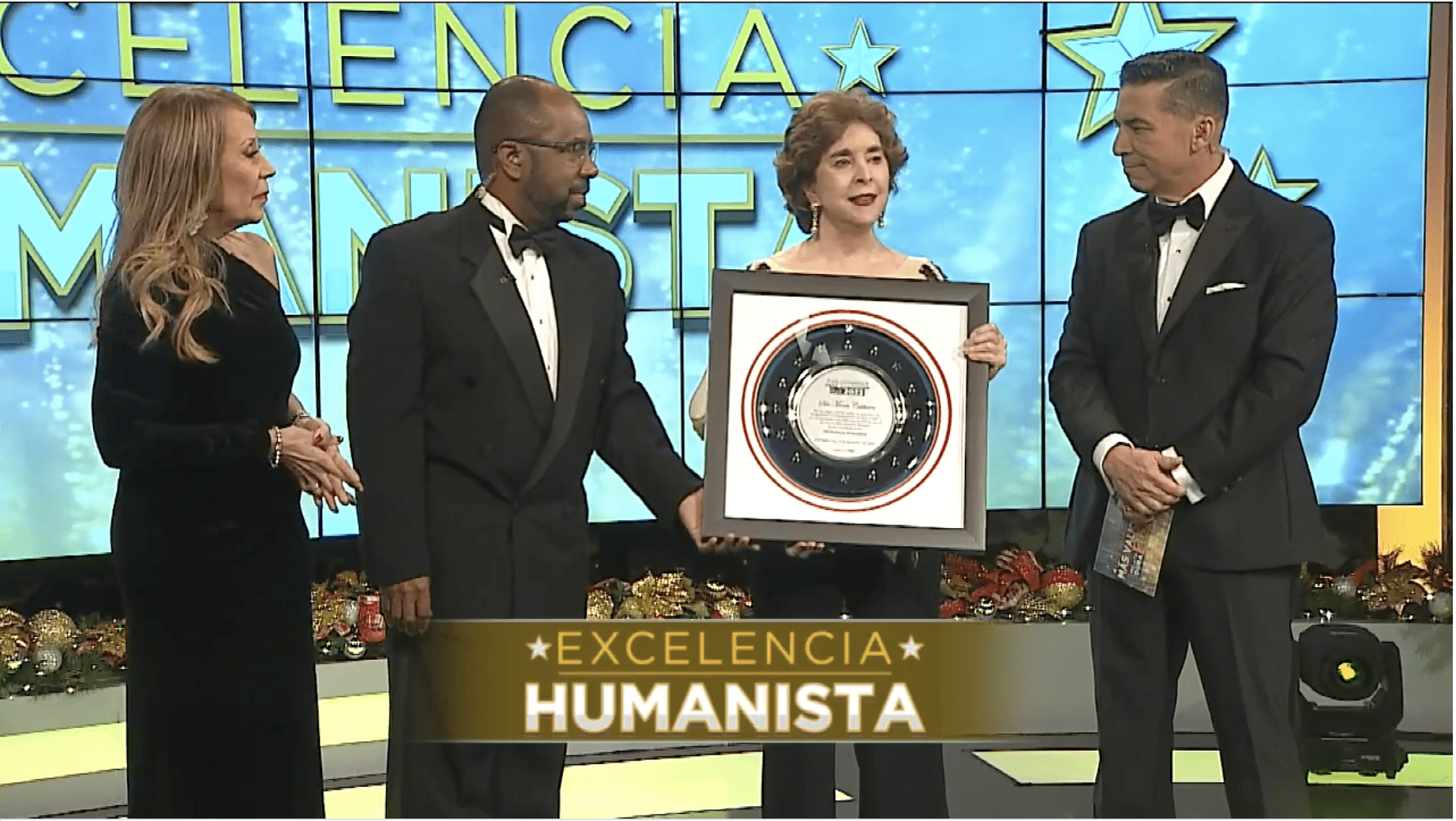 Sila María Calderón recibe el premio de "Excelencia Humanista" - TeleOnce TV | Vívelo