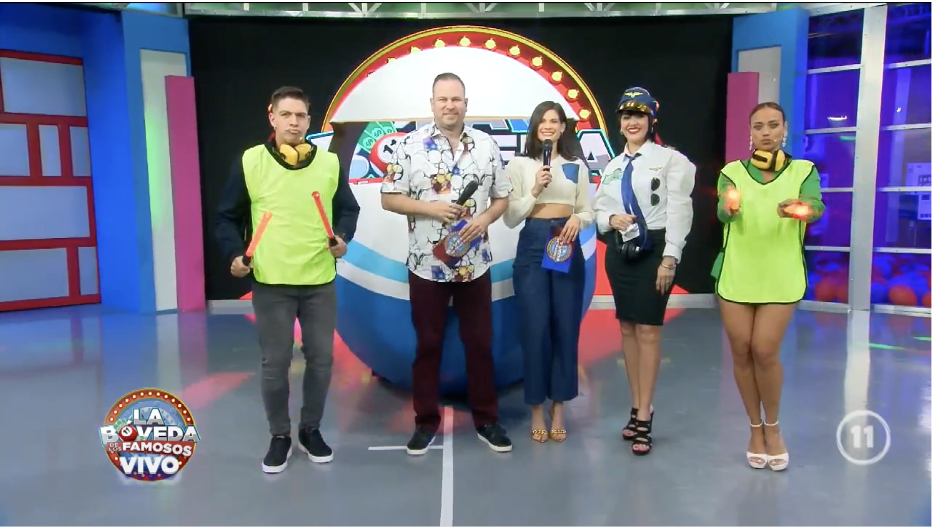 Catherine Castro y Pepe Calderón llegan ready para dirigir el avión ...