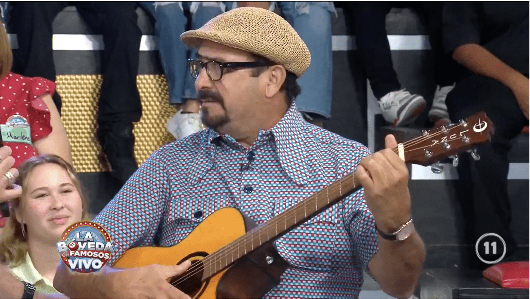 Maneco llega con guitarra en mano - TeleOnce TV | Vívelo