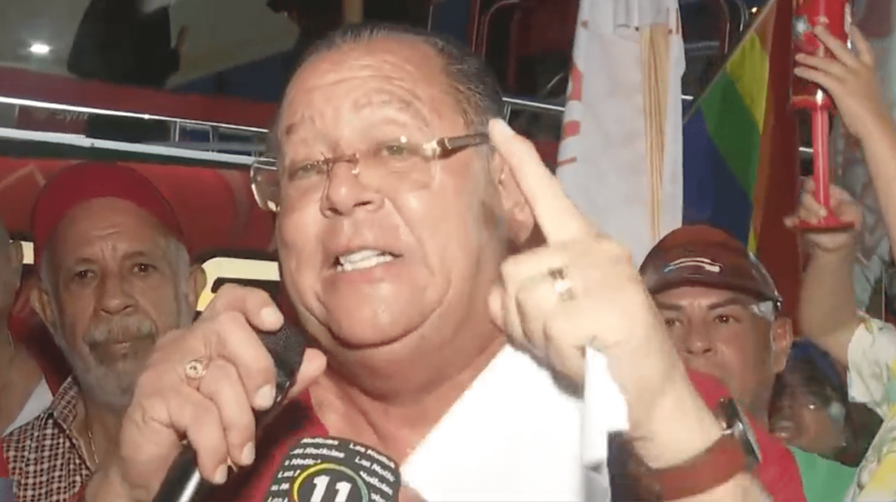 Aires de fiesta y victoria en comité de Carlos López - TeleOnce TV | Vívelo