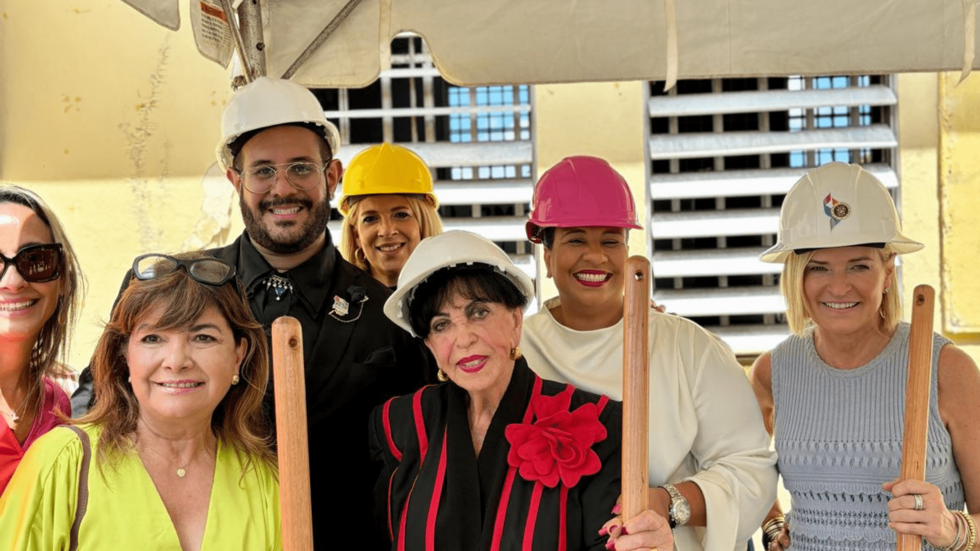 Colocan la primera piedra para el Museo de la Moda en Puerto Rico ...