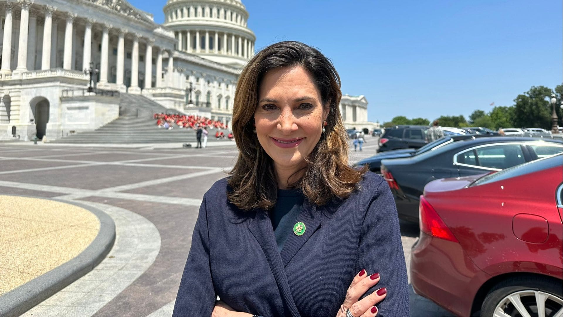 María Elvira Salazar endosa a Jenniffer González y critica endoso de ...