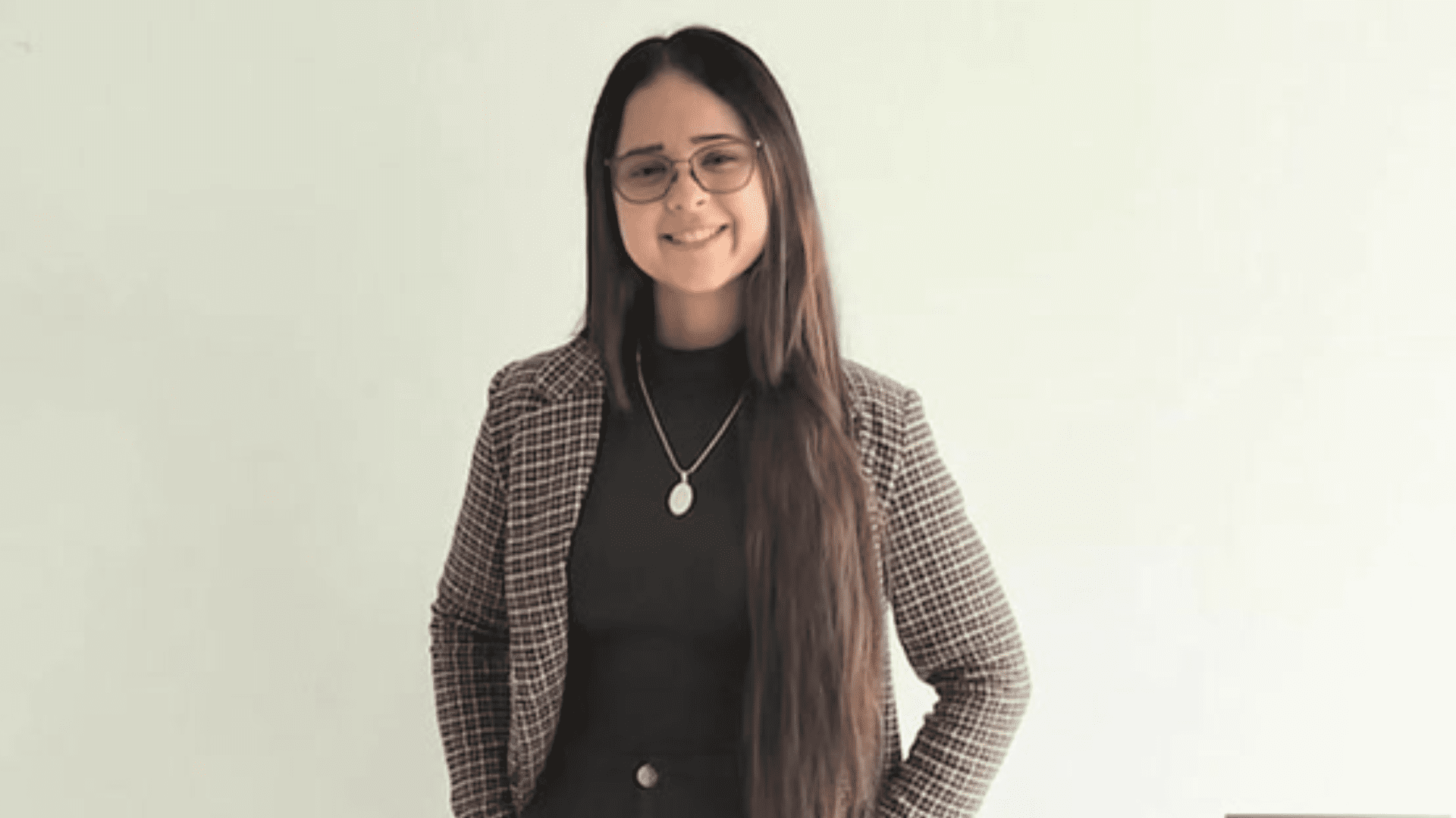 Familiares y amigos le dan un último adiós a Vanessa Lynmar, víctima de feminicidio en Ponce ...