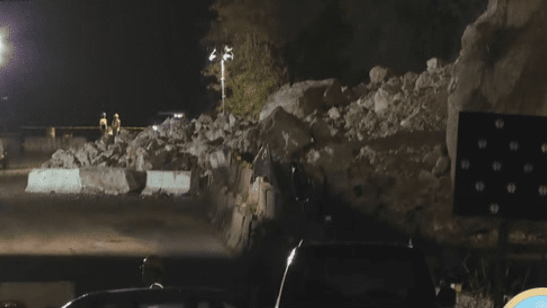 Derrumbe provoca cierre parcial de la carretera PR-129 en Hatillo hacia Lares - TeleOnce TV | Vívelo