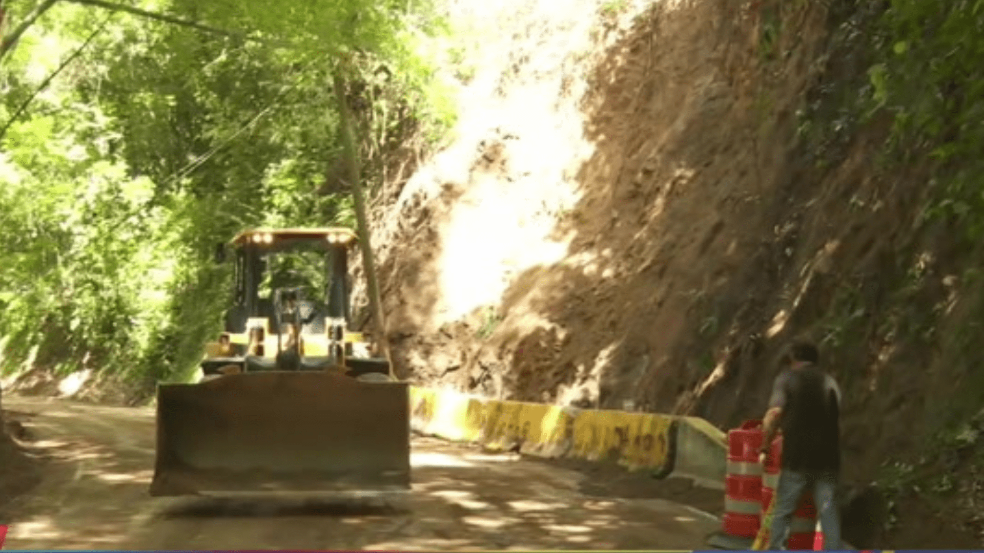 Derrumbe afecta la carretera PR-111 en Utuado dejando incomunicadas a ...