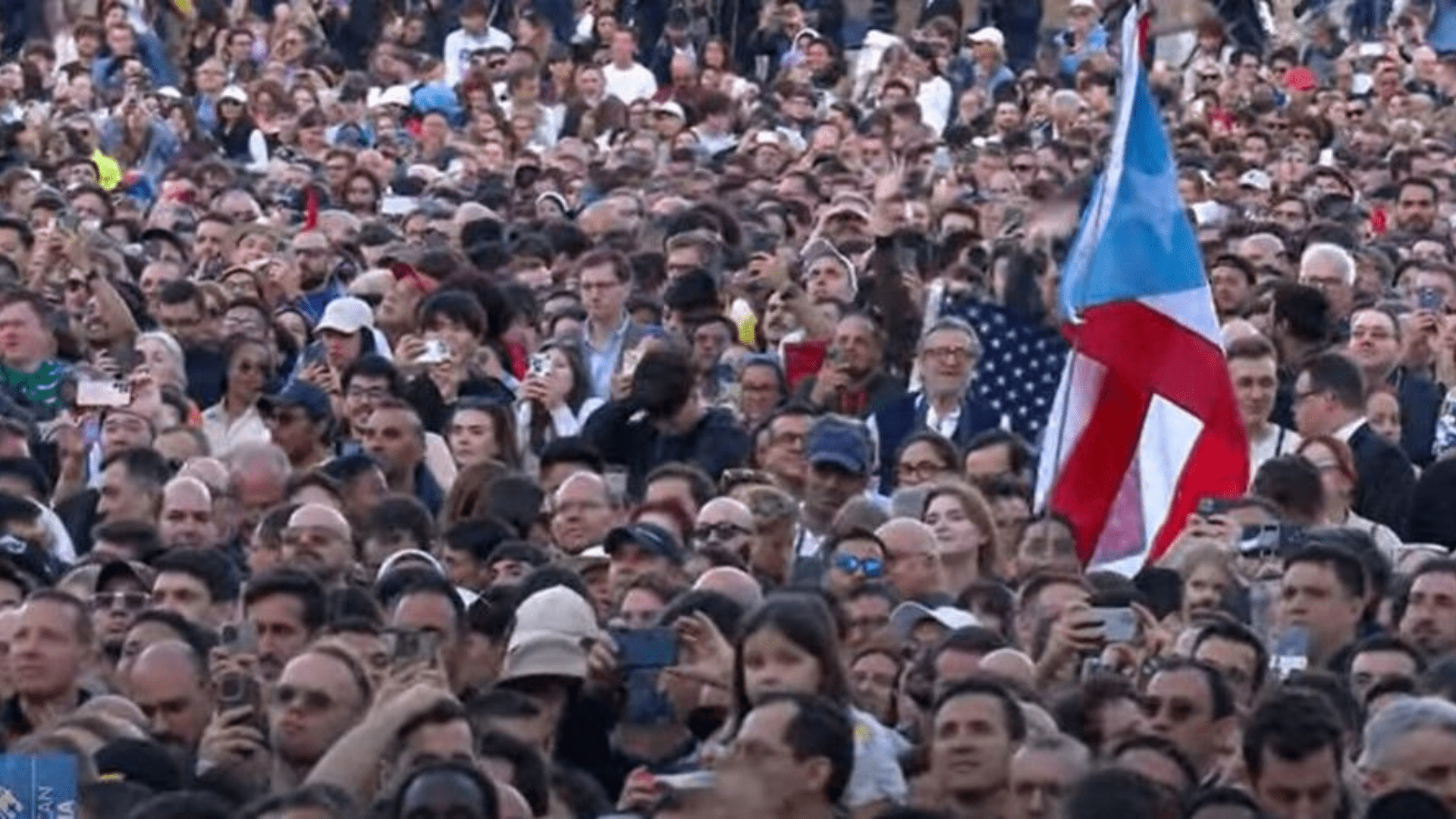 Diácono boricua planta bandera en Roma - TeleOnce TV | Vívelo