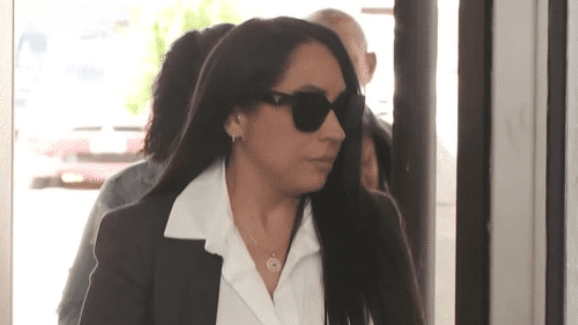 Defensa de mujer acusada de arrollar a jinetes solicita videos ...