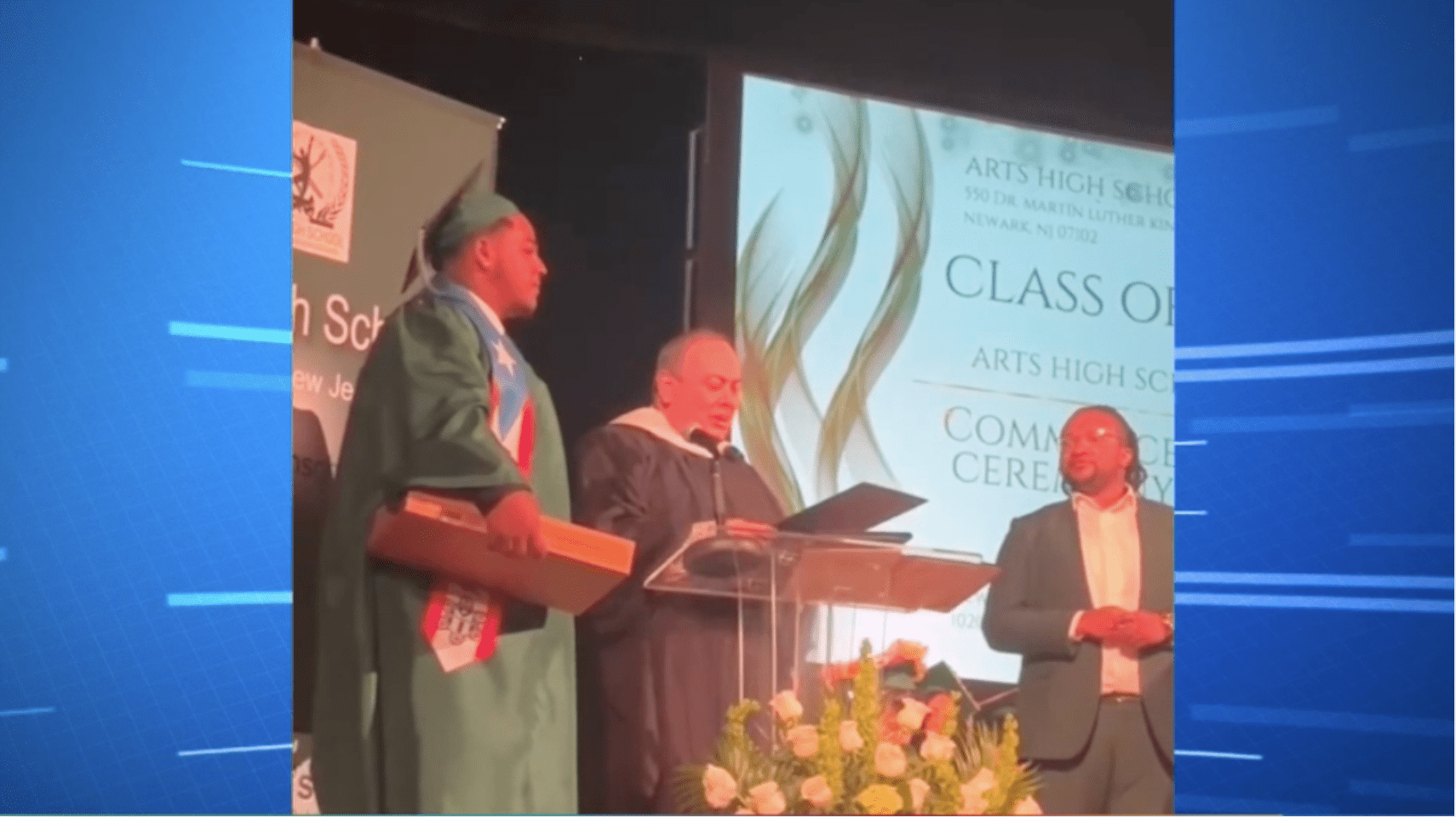Estudiante puertorriqueño es sorprendido al graduarse de la Arts High ...