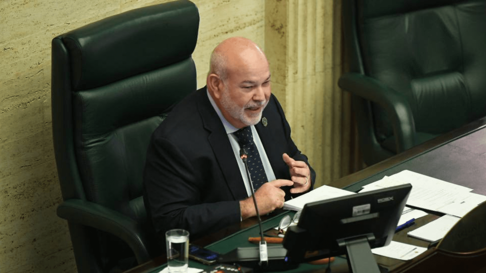 “Johnny” Méndez se une como “Amigo de la Corte” en caso de DACO contra LUMA - TeleOnce TV | Vívelo