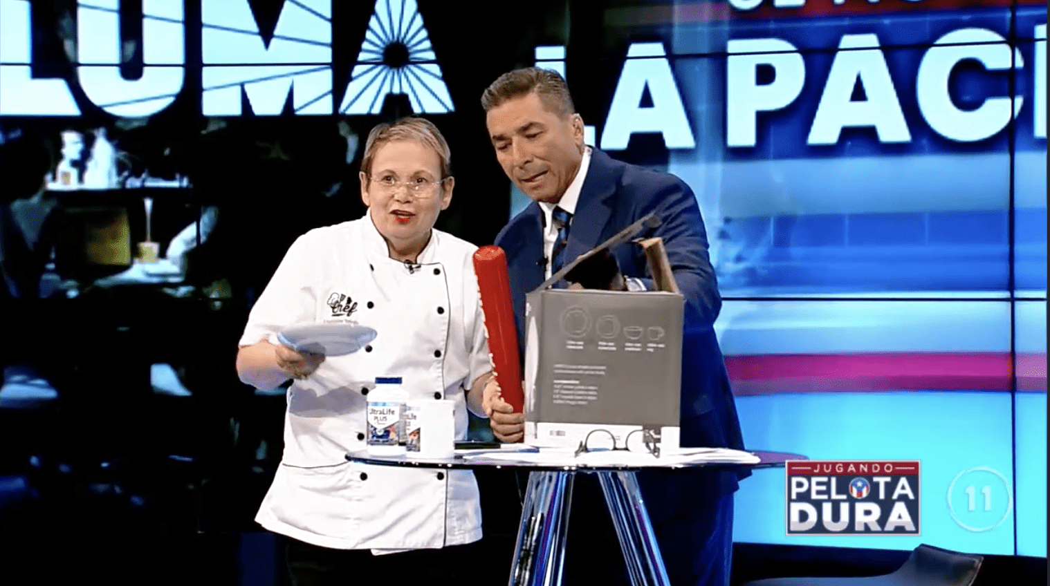 Ferdinand Pérez le regala una vajilla a la chef Myrta Pérez - TeleOnce ...