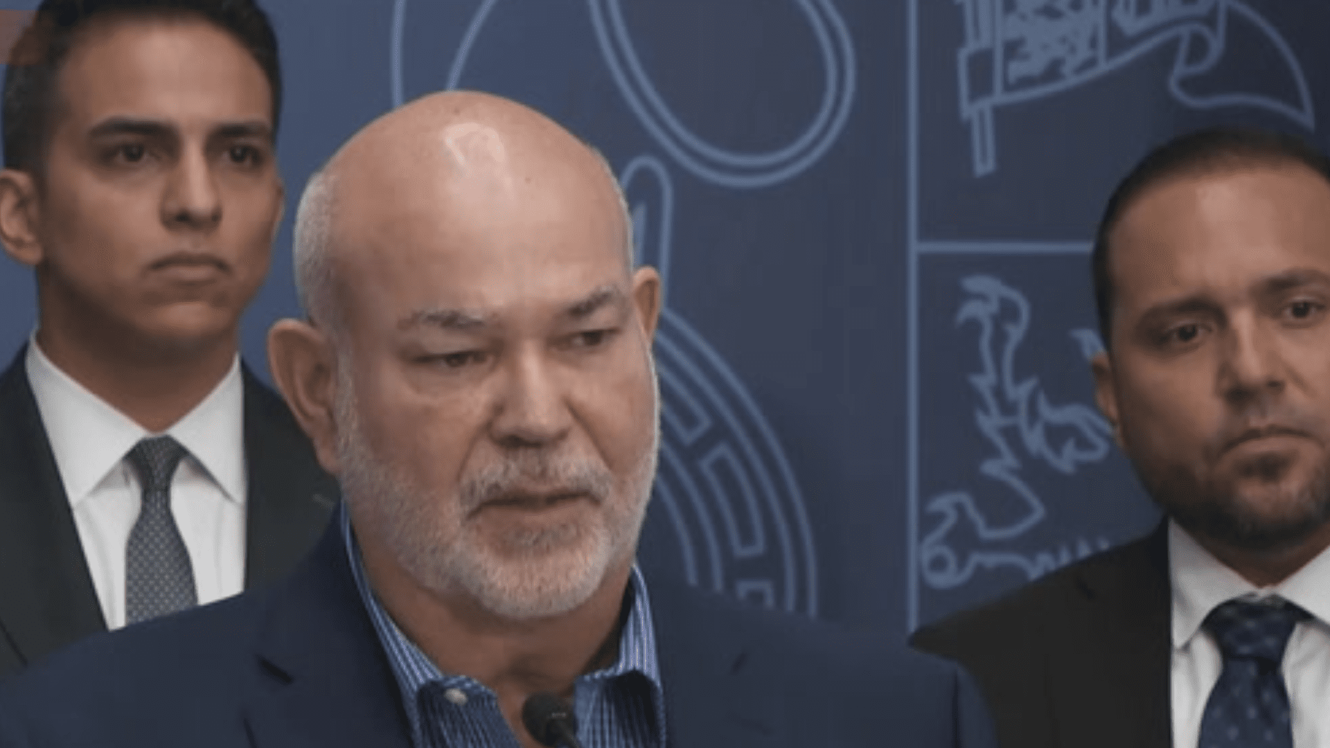 "La más burda representación de la bota colonial": Johnny Méndez reacciona a despidos en la ...