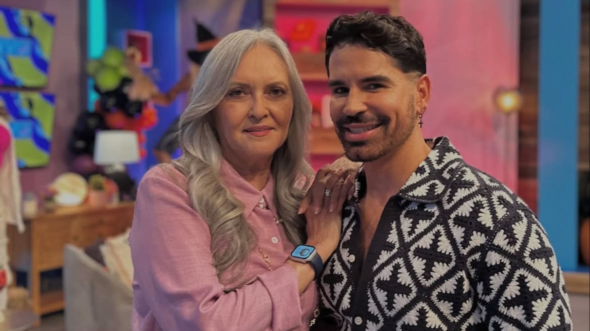 Johnny Torres impulsa a las mujeres a abrazar sus canas con orgullo y elegancia - TeleOnce TV ...