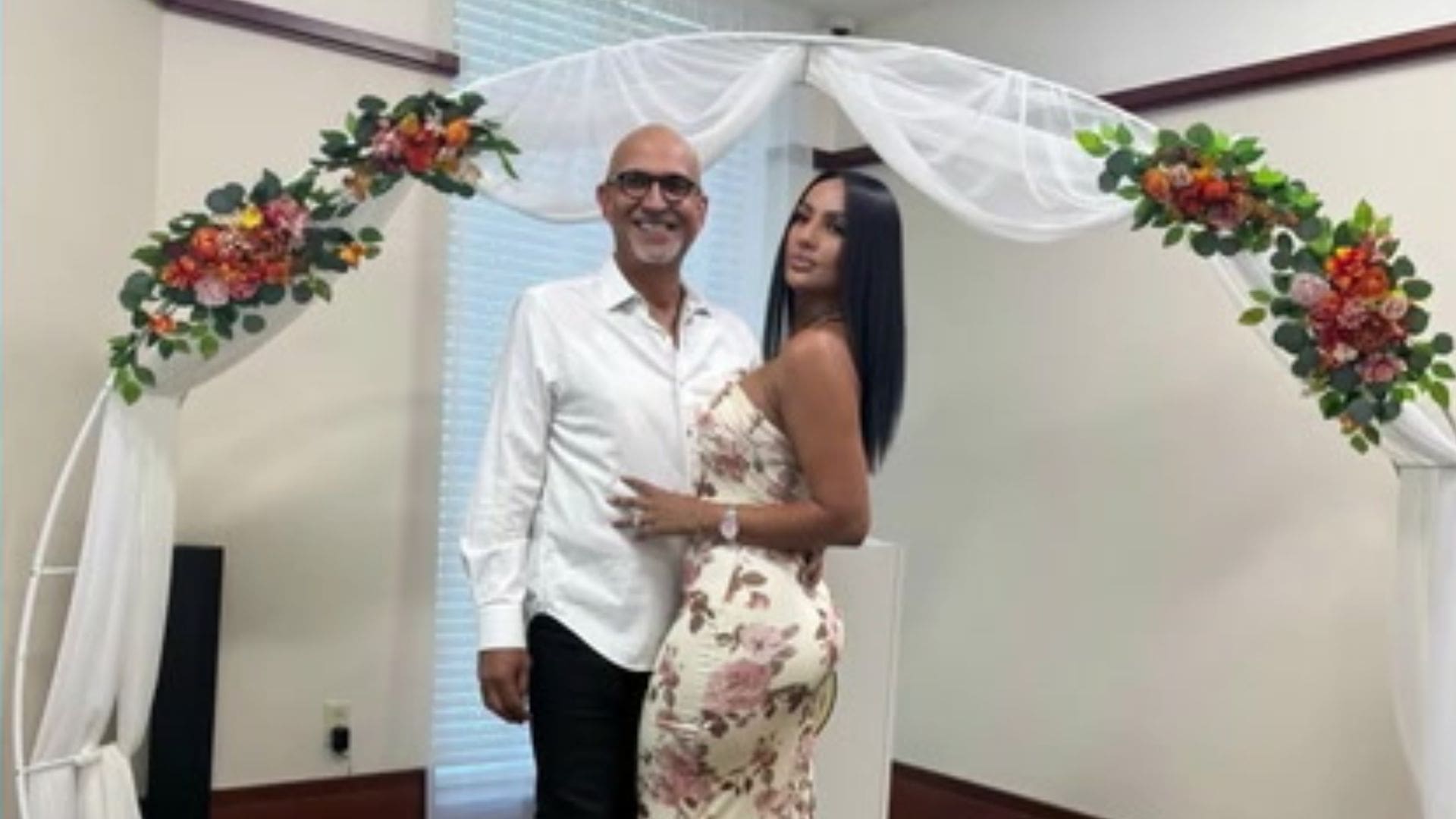 La Madrasa confiesa que su boda con César Sainz fue totalmente ...