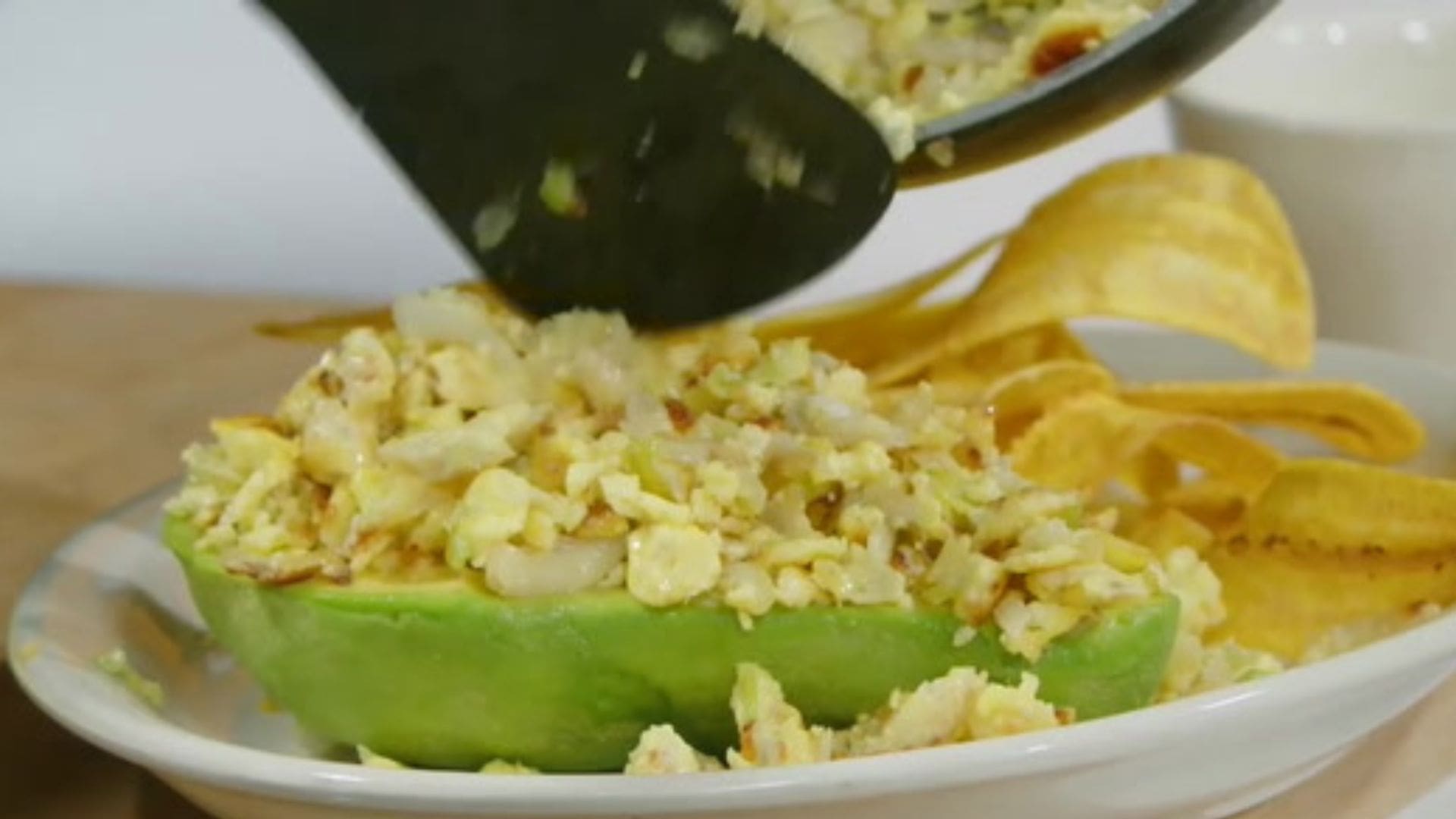 Descubre la receta de aguacate relleno con revoltillo de bacalao y ...