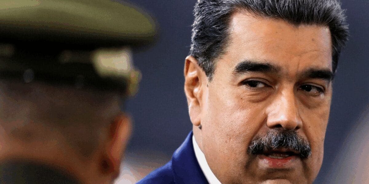 Avión con Nicolás Maduro habría hecho escala en Puerto Rico antes de ...